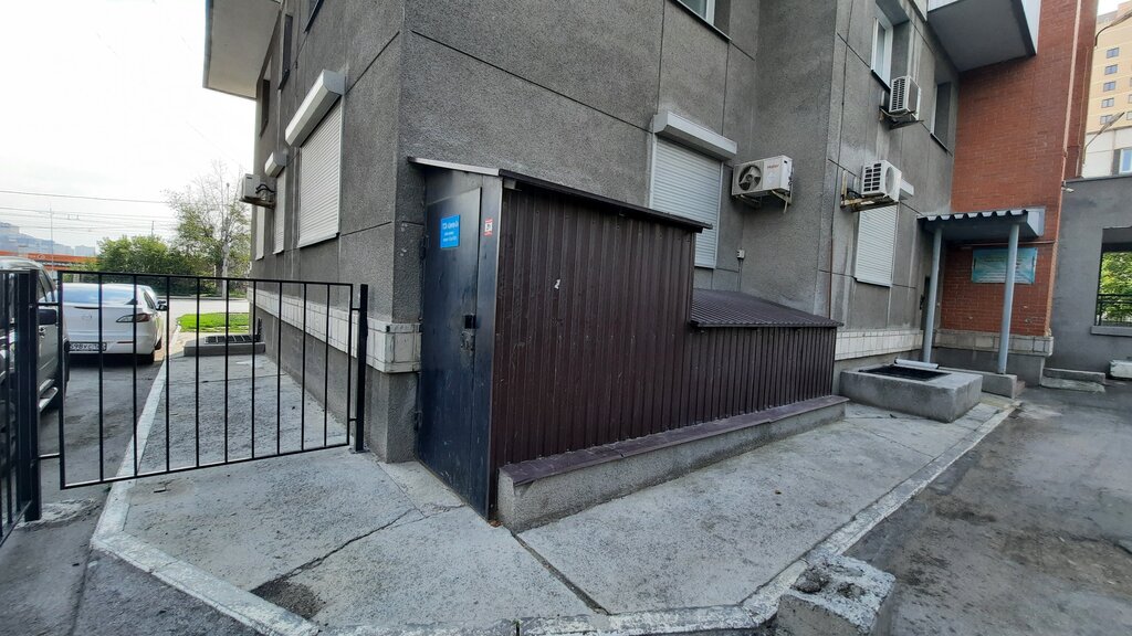 Bina, site yönetimi ТСЖ Центр-2, Novosibirsk, foto