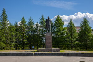 В.И. Ленин (Murmansk Region, Monchegorsk, Revolyutsii Square), anıt, heykel  Monchegorsk'tan