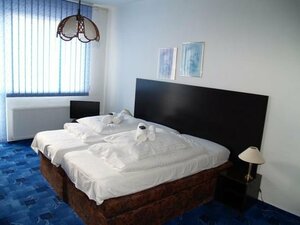 Hotel Bila Ruze (Jihočeský kraj, Strakonice, Palackého), otel  Strakonice'den
