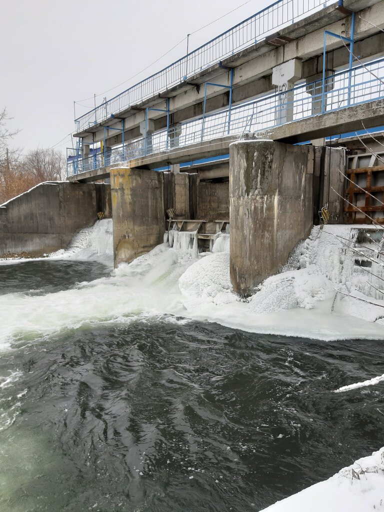 Mühendislik altyapısı Waterfall, Ulyanovskaya oblastı, foto