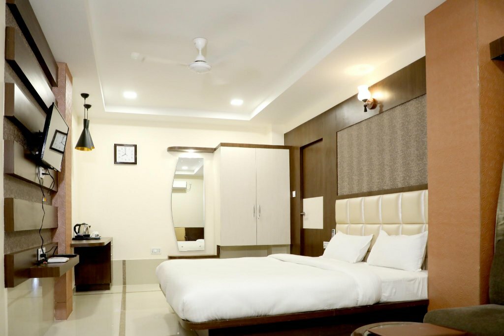 Otel FabHotel Anmol's Classic Napier Town, Jabalpur, foto