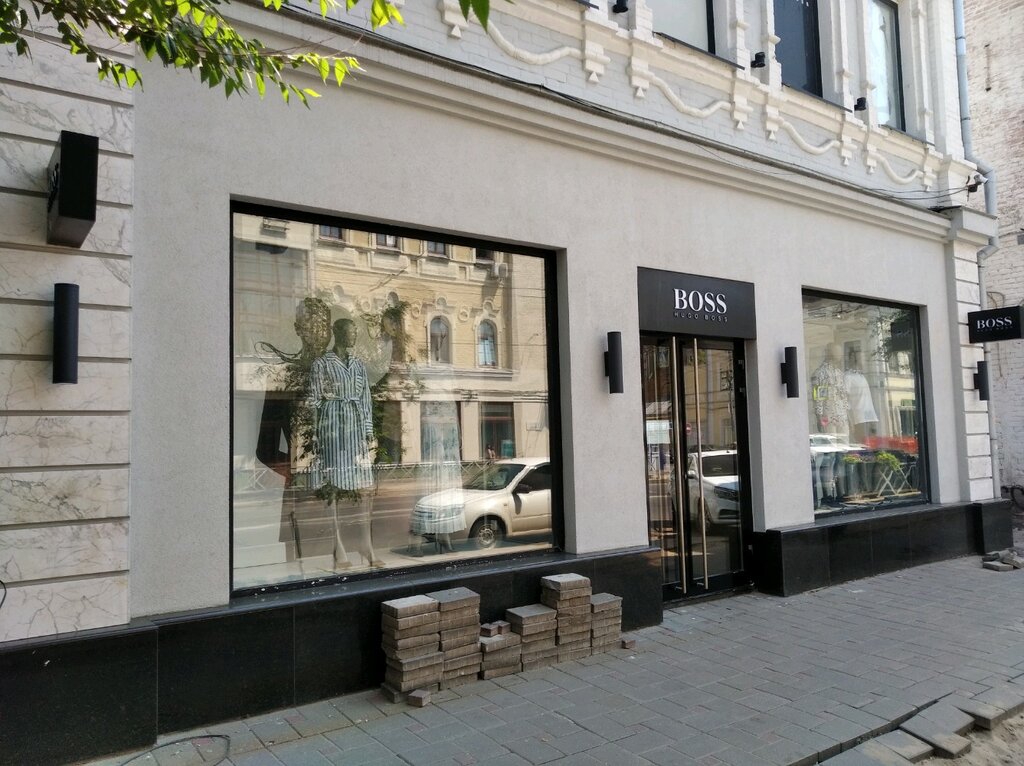 Giyim mağazası Hugo Boss, Samara, foto