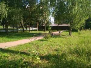 сквер Канищево (gorodskoy okrug Kaluga, derevnya Kanishchevo, Novaya ulitsa), meydan  Kaluga'dan