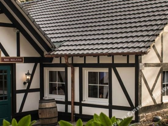 Otel Hotel zur Post, Wiehl, foto