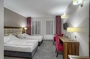 Hotel Kamieniczka (Lower Silesian Voivodeship, Legnica, ulica Młynarska, 15), otel  Legnica'dan