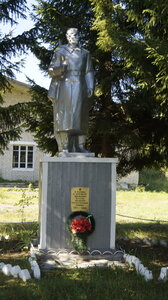 Неизвестный солдат (Kostroma Region, Manturovskiy munitsipalny okrug, derevnya Medveditsa), anıt, heykel  Kostromskaya oblastından
