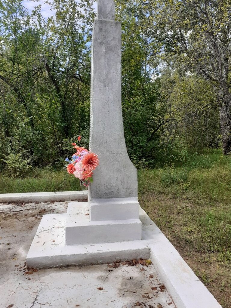 Anıt, heykel Погибшим земляках, Zabaykalski krayı, foto