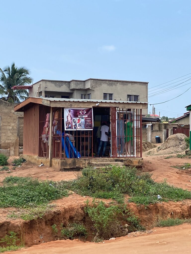 Giyim mağazası Pat Tredz, Dünya, foto
