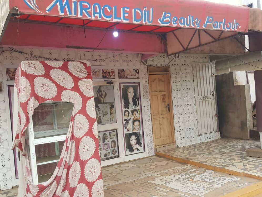 Güzellik salonu Miracle dieu beauty parlour, Dünya, foto