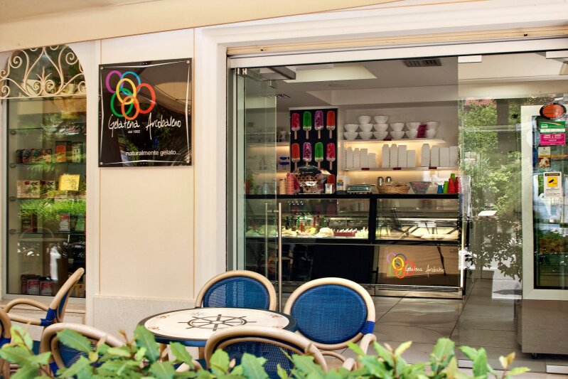 Ekmek fırını Gelateria Pasticceria Arcobaleno, Lombardiya, foto
