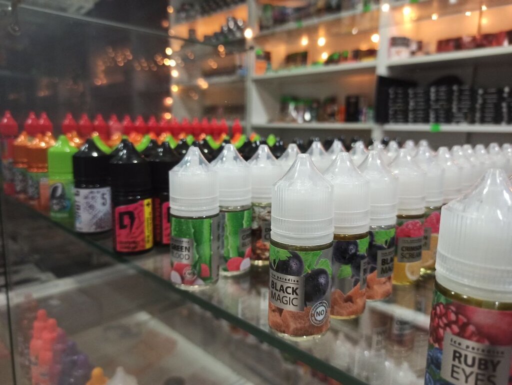 Elektronik sigara satış noktaları Smoke tobacco, Ufa, foto