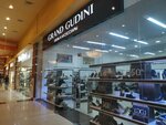 Grand Gudini (Nefteyuganskoye Highway No:1), ayakkabı mağazaları  Surgut'tan