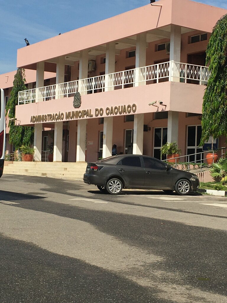 Belediyeler, devlet daireleri Administração Municipal de Cacuaco, Loanda, foto