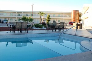 American Inn Hotel & Suites Delicias (Chihuahua, Delicias, Avenida Río Florido Sur), otel  Delicias'tan