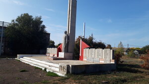 Боевая Слава (Krestyanskaya ulitsa No:38Б, selo Kutushi), anıt, heykel  Orenburgskaya oblastından