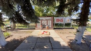 Мемориал погибшим в Великой Отечественной войне (Volgograd Region, Rudnyanskiy rayon, Kozlovskoye selskoye poseleniye, selo Kozlovka), anıt, heykel  Volgogradskaya oblastından
