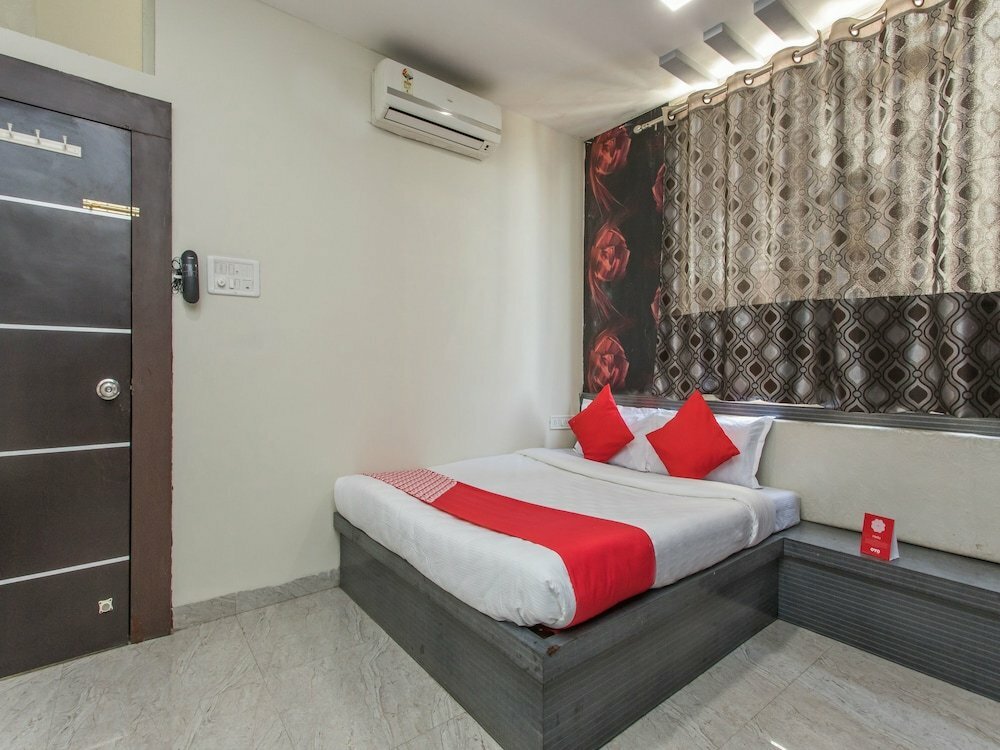 Otel Sky Hotel by Oyo, Indaur, foto