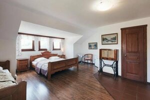 Le Chalet (Leningrad Region, Vyborgskiy District, Pervomayskoye selskoye poseleniye, derevnya Reshetnikovo, sadovodcheskoye nekommercheskoye tovarishchestvo Polyarnik-2), otel  Saint‑Petersburg ve Leningradskaya oblastından