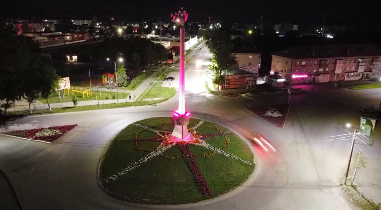 Anıt, heykel Монумент Слава советскому народу, Kuybyshev, foto