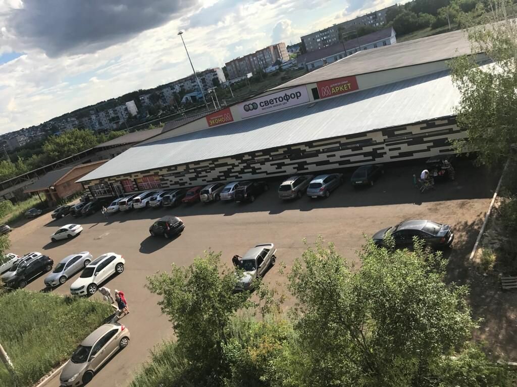 Süpermarket Svetofor, Kumertau, foto