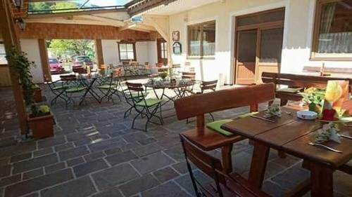 Otel Gasthof Alte Tanne, Dünya, foto