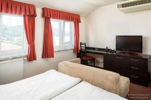 Garni Hotel Fellini (Banskobystrický kraj, Žiar nad Hronom), otel  Ziar nad Hronom'dan