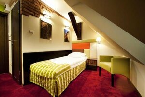 Hotel Park (Kuyavian-Pomeranian Voivodeship, Powiat Inowrocławski, Inowrocław, ulica Świętokrzyska, 107), otel  Inowroclaw'dan