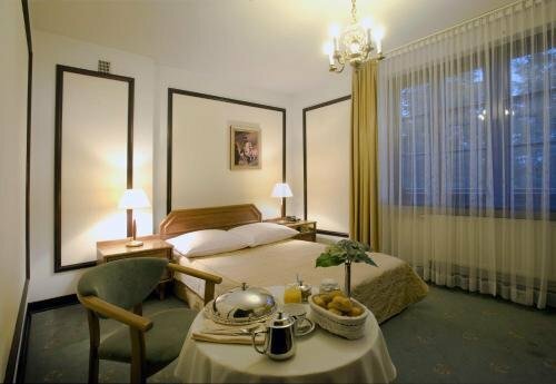 Otel Zajazd Napoleonski, Varşova, foto
