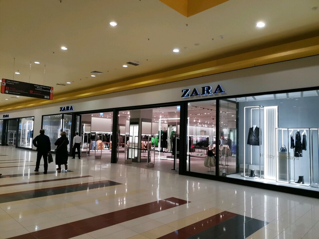 Giyim mağazası Zara, Surgut, foto