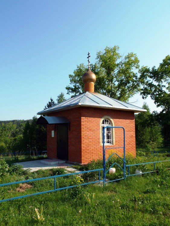 Şapel, haç anıtı Часовня Иоанна Кронштадтского, Tataristan, foto