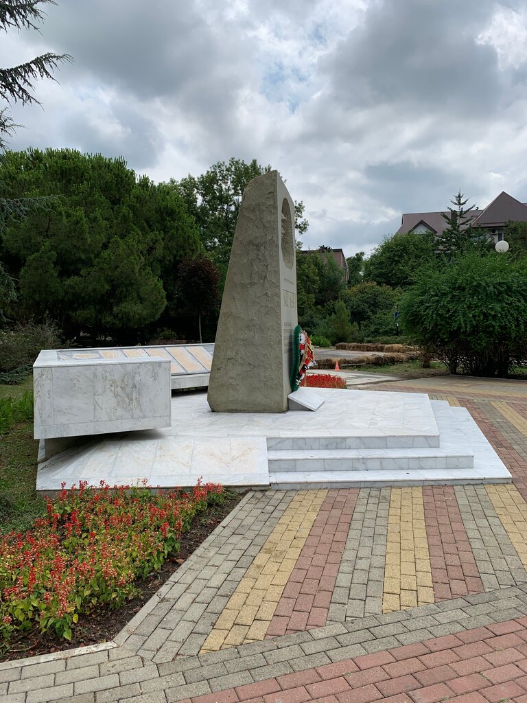 Anıt, heykel Лазаревцам, погибшим в годы Великой Отечественной войны, Soçi, foto