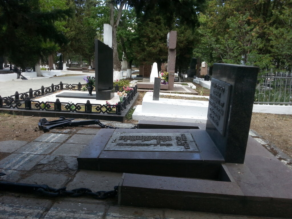 Anıt, heykel Надгробие над братским захоронением личного состава тральщика ТЩ-27, Sevastopol, foto