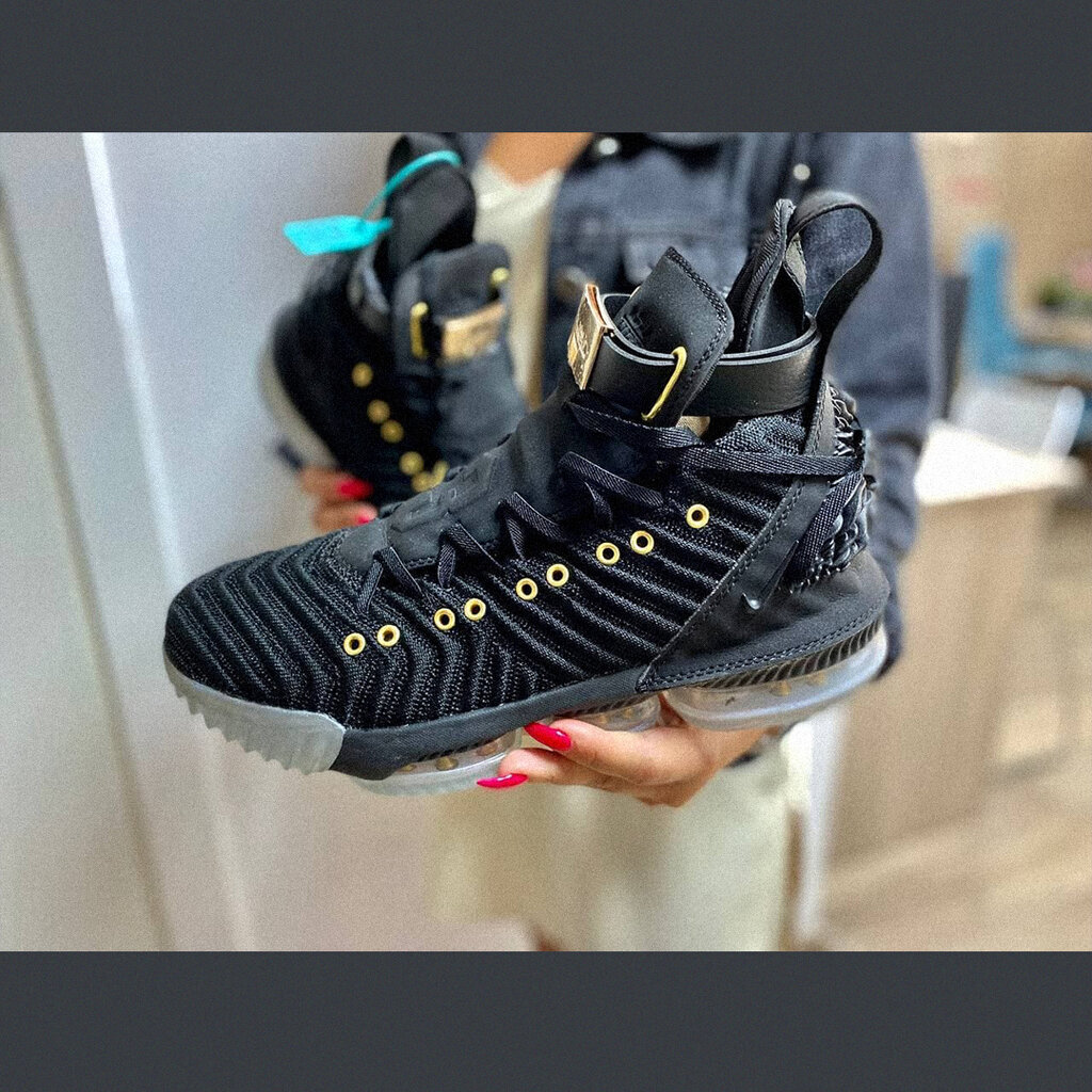 Giyim mağazası Toch V Toch, Krasnoyarski krayı, foto