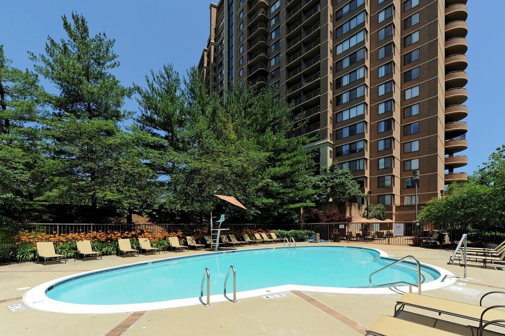 Arazi dizisi Grosvenor Tower, Maryland Eyaleti, foto