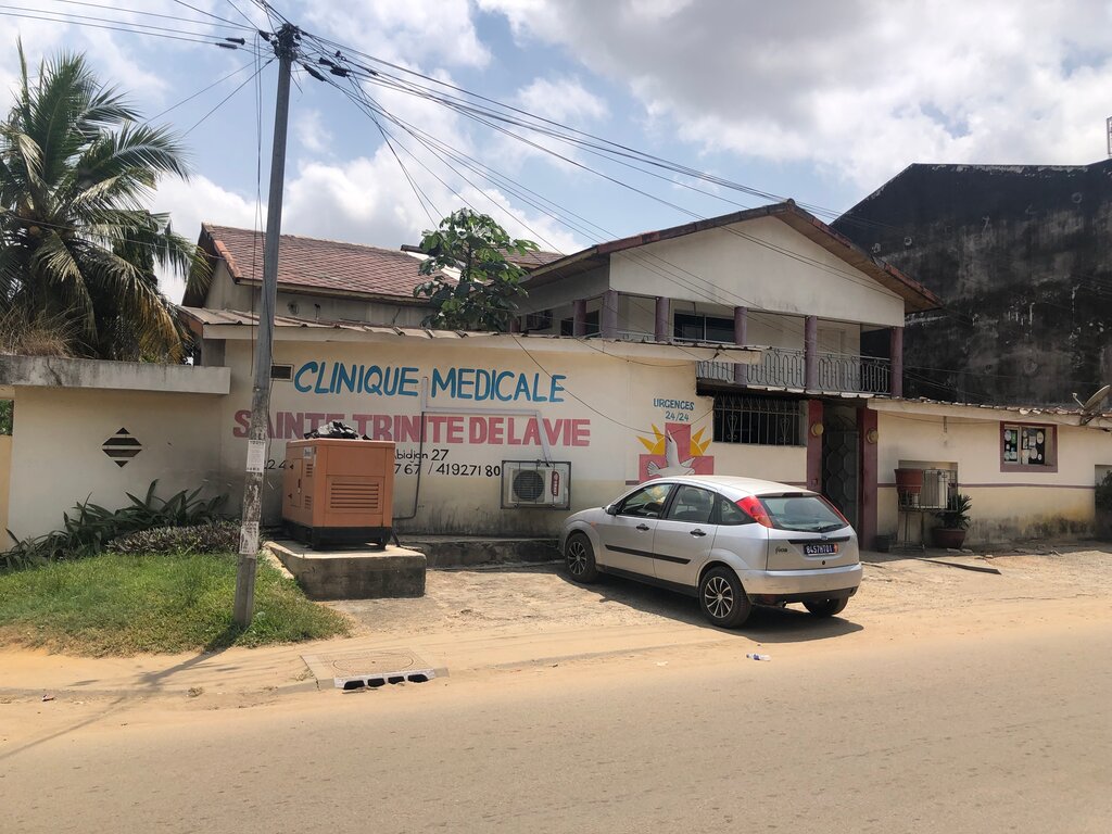 Hastaneler Clinique medicale sainte trinité de la vie angré, Abican, foto