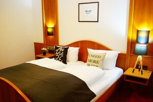 Parkhotel Bergheim (Kirchstraße No:6, Bergheim), otel  Bergheim'dan
