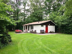 Atmospheric Bungalow in Exloo With Bicycles Available (Drenthe, Borger-Odoorn, Exloo), otel  Drenthe'den