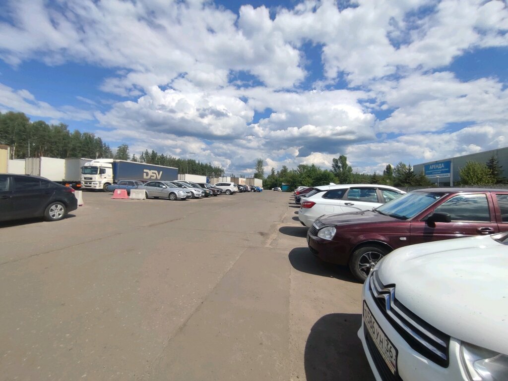Otoparklar Parking lot, Voronej, foto