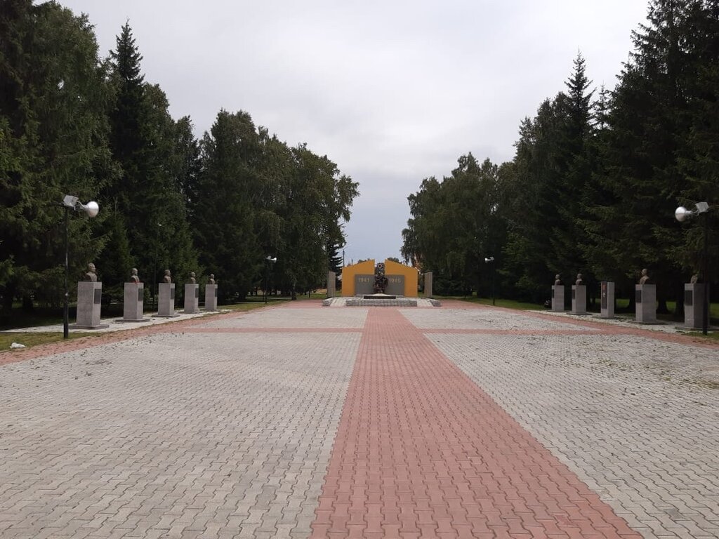 Anıt, heykel Аллея Героев, Bolotnoe, foto
