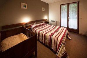 Kyriad Sens (Bourgogne-Franche-Comté, Yonne, Arrondissement de Sens, Malay-le-Grand, Route de Troyes), otel