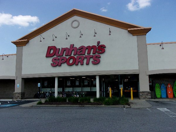 Spor giyim ve ayakkabı Dunham's Sports, Pennsylvania, foto