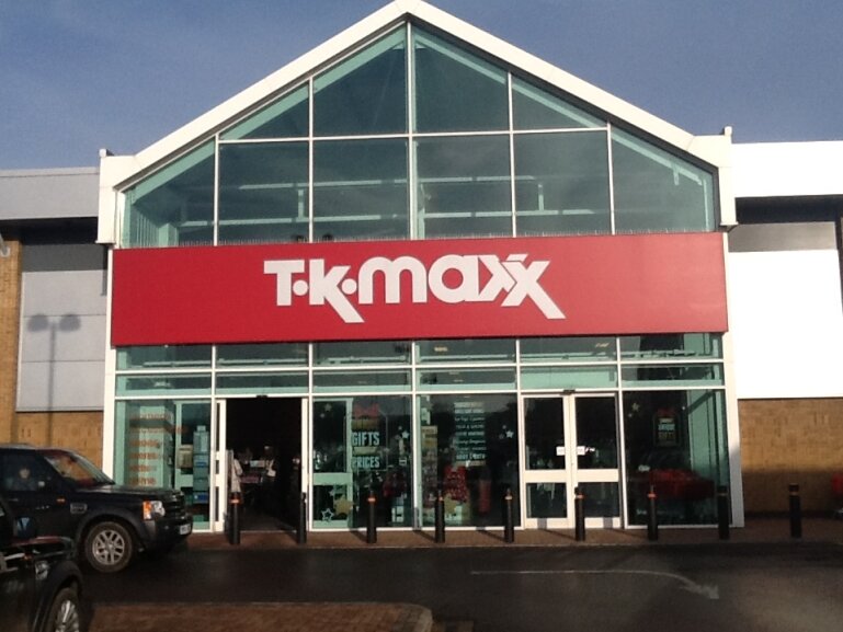 Büyük mağazalar Tk Maxx, İngiltere, foto