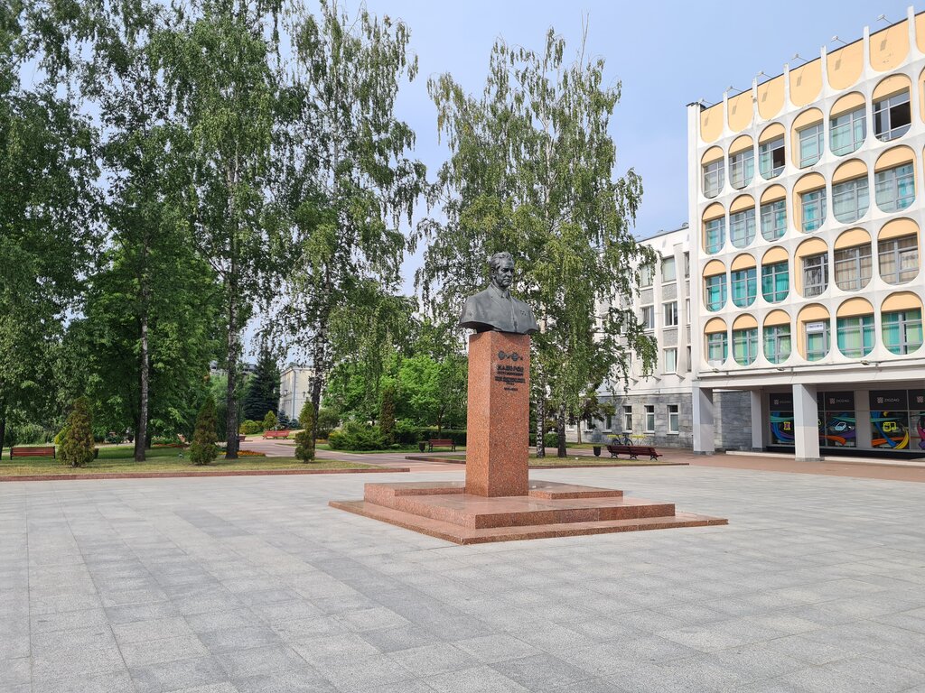 Anıt, heykel П.М. Машеров, Vitebsk, foto