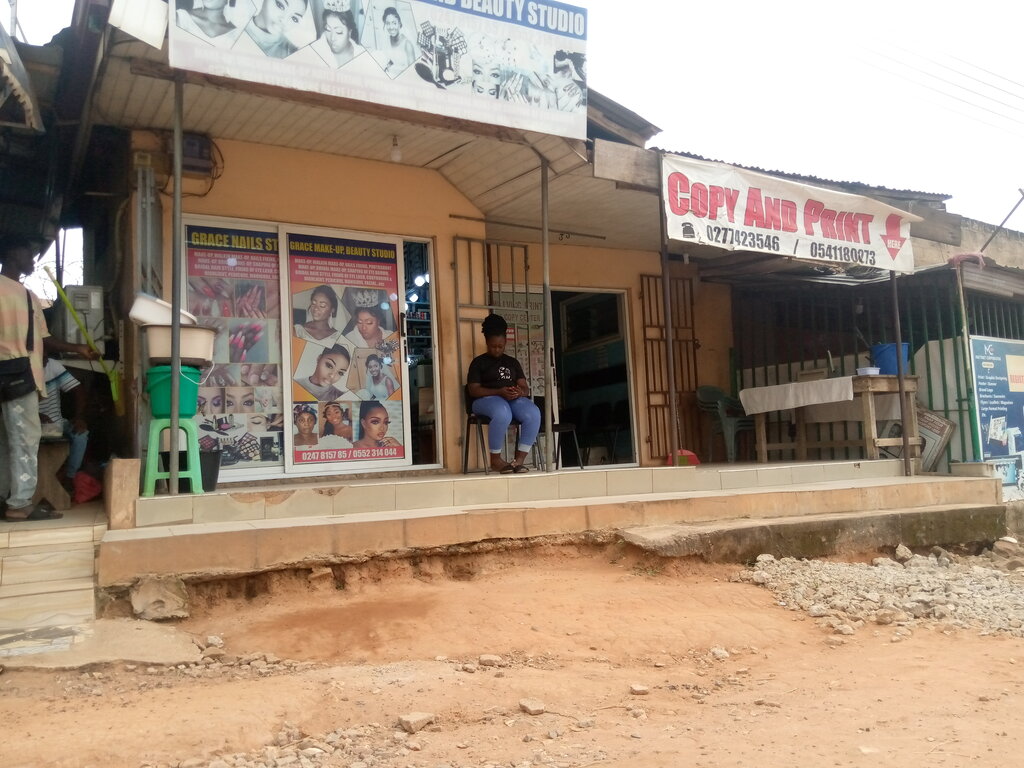 Manikür-pedikür Grace make up nails and beauty studio, Dünya, foto