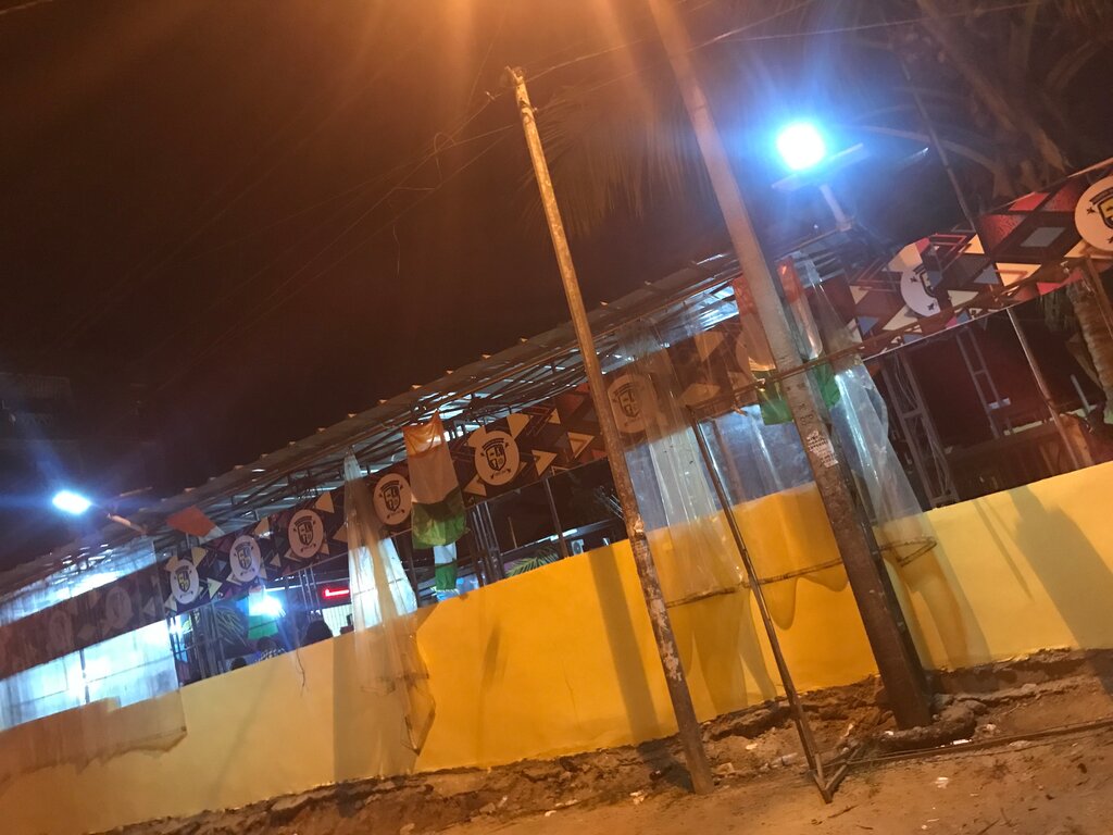Gece kulüpleri Maquis académie du zouglou, Abican, foto