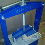 Car service at Rinat (Ganenkova Street No:46), otomobil servisi  Dmitrovgrad'dan