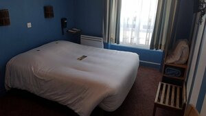 Le Manoir d'A Côté (Normandie, Departement Calvados, Arrondissement de Caen, Hérouvillette, Place du 6 Juin, 5), otel