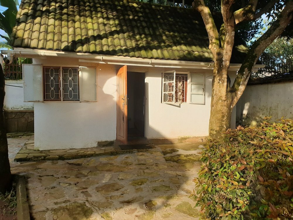 Otel Alison and Dave's Guest House, Entebbe, foto