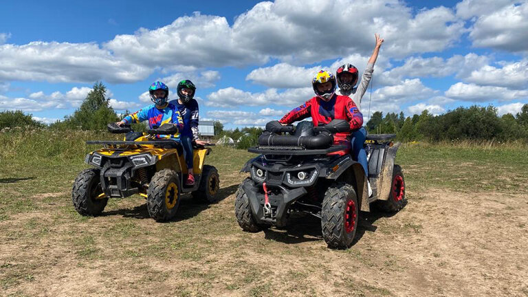 Motosiklet pisti Прокат мотоциклов, Vologodskaya oblastı, foto