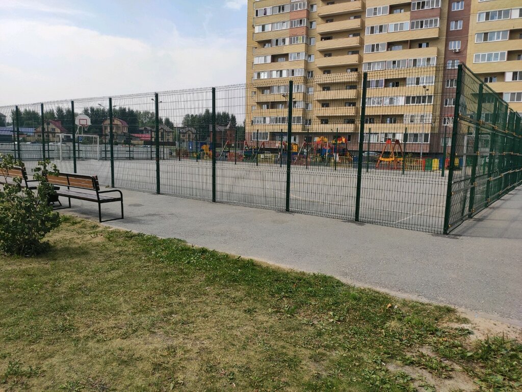Spor alanı Спортивная площадка, Tiumen, foto